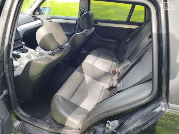 BMW 320 2004 in Prienai, with an engine capacity of 2.00 L and mileage of 272 thousand km for 1500 €, photo 8 on AUTOMOTO.COM.LV