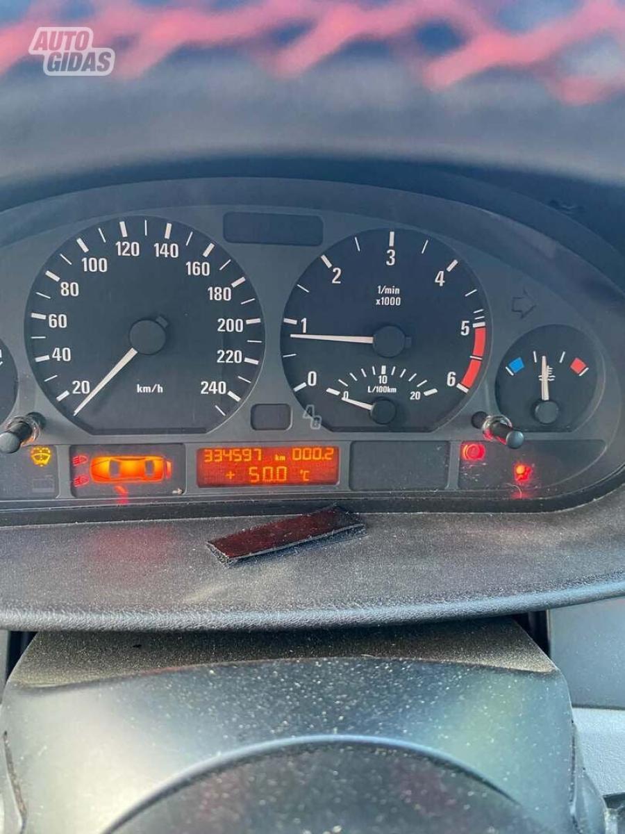 BMW 320 2004 in Marijampole, with an engine capacity of 2.00 L and mileage of 335 thousand km for 650 €, photo 8 on AUTOMOTO.COM.LV