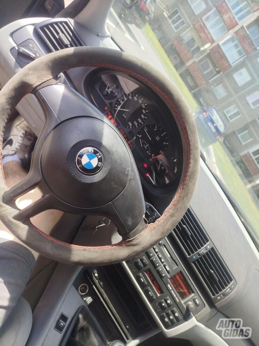 BMW 320 2004 in Marijampole, with an engine capacity of 2.00 L and mileage of 335 thousand km for 650 €, photo 7 on AUTOMOTO.COM.LV