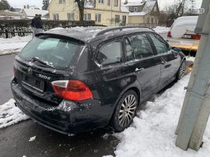 BMW 320 2005 in Panevezys, with an engine capacity of 2.00 L and mileage of 193 thousand km for 1500 €, photo 3 on AUTOMOTO.COM.LV