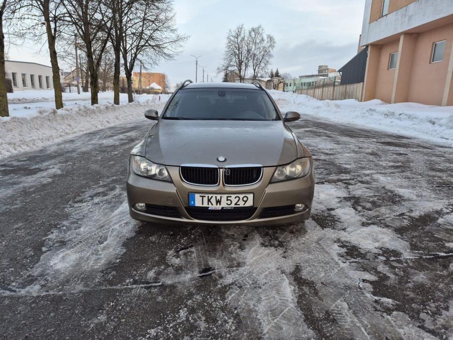 BMW 320 2006 in Siauliai, with an engine capacity of 2.00 L and mileage of 232 thousand km for 2600 €, photo 3 on AUTOMOTO.COM.LV