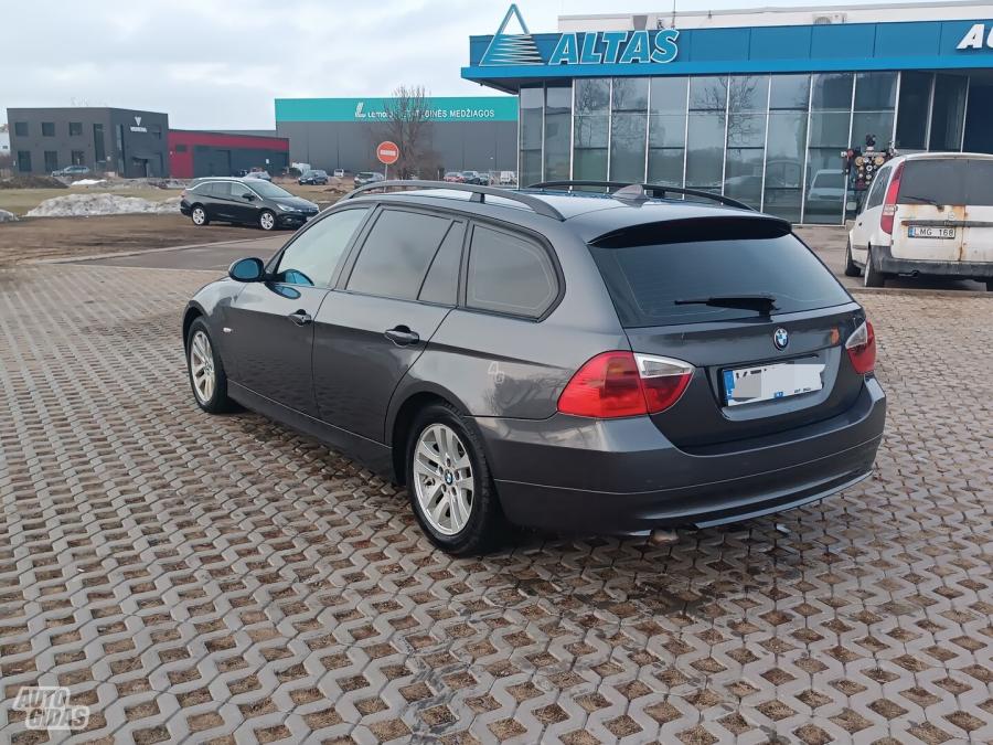 BMW 320 2006 in Siauliai, with an engine capacity of 2.00 L and mileage of 300 thousand km for 2450 €, photo 3 on AUTOMOTO.COM.LV
