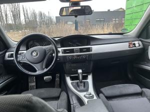 BMW 320 2006 in Kaunas, with an engine capacity of 2.00 L and mileage of 300 thousand km for 2390 €, photo 9 on AUTOMOTO.COM.LV