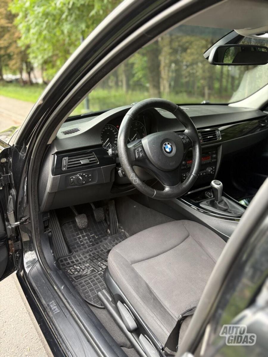 BMW 320 2006 in Siauliai, with an engine capacity of 2.00 L and mileage of 396 thousand km for 2550 €, photo 9 on AUTOMOTO.COM.LV