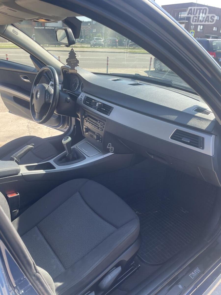 BMW 320 2006 in Kaunas, with an engine capacity of 2.00 L and mileage of 304 thousand km for 2350 €, photo 16 on AUTOMOTO.COM.LV