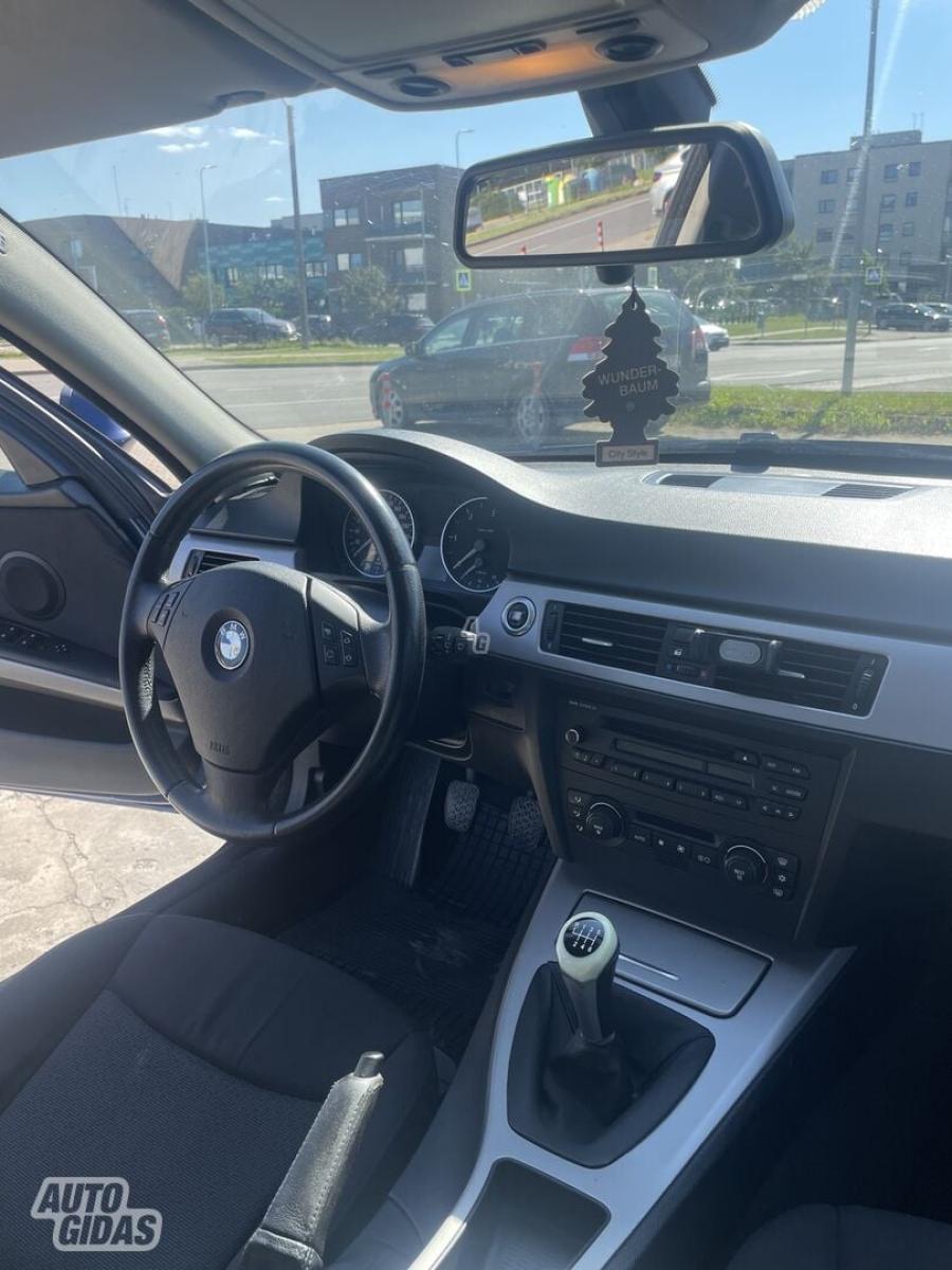 BMW 320 2006 in Kaunas, with an engine capacity of 2.00 L and mileage of 304 thousand km for 2350 €, photo 17 on AUTOMOTO.COM.LV