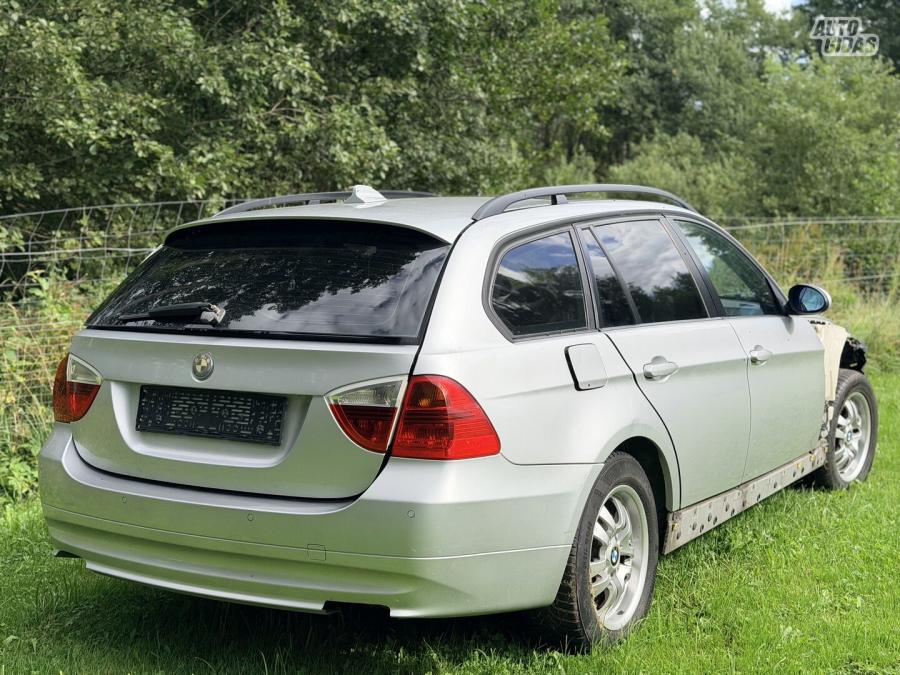 BMW 320 2006 Utena, ar dzinēja tilpumu 2.00 L un nobraukumu 291 tūkst. km par 499 €, foto 5 vietnē AUTOMOTO.COM.LV