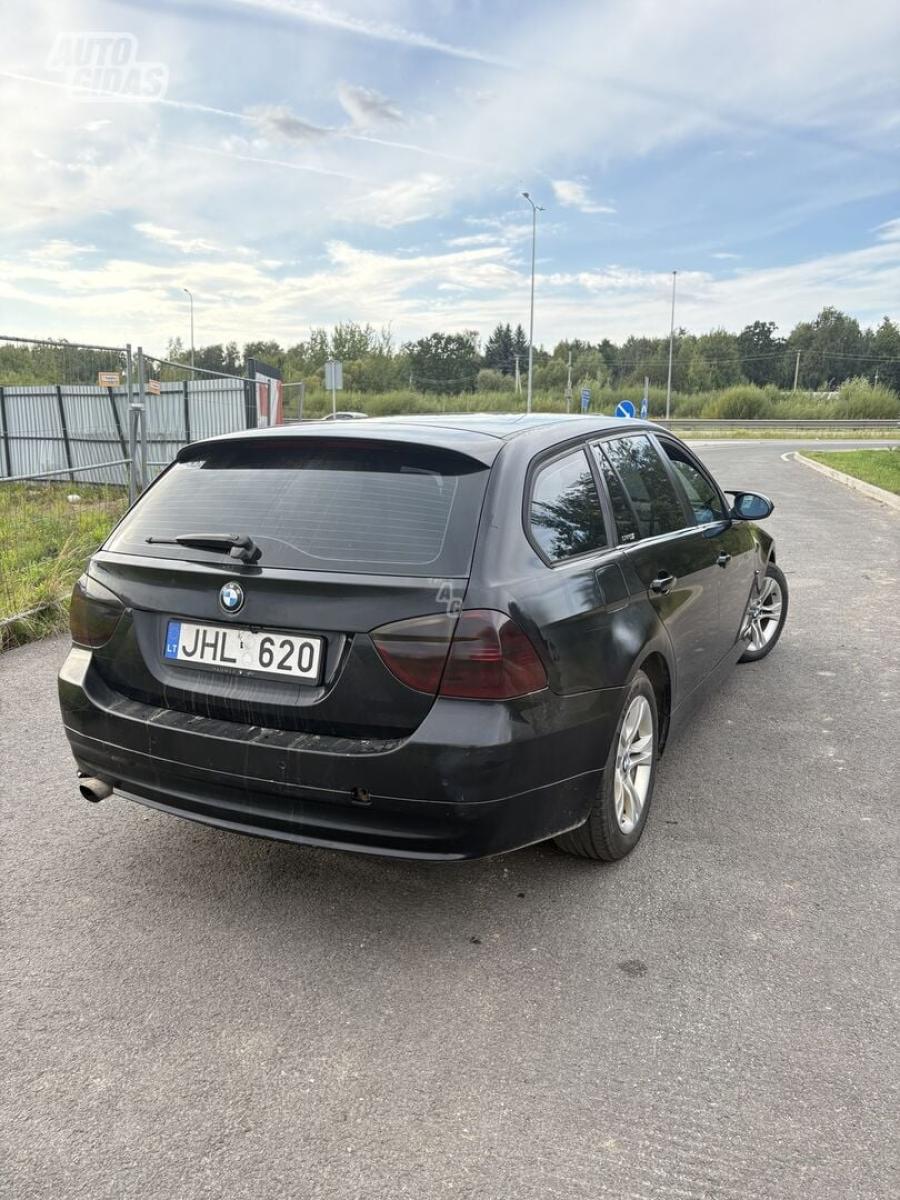 BMW 320 2006 Kauņa, ar dzinēja tilpumu 2.00 L un nobraukumu 400 tūkst. km par 1400 €, foto 4 vietnē AUTOMOTO.COM.LV