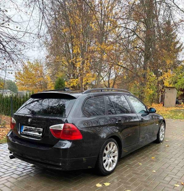 BMW 320 2006 Ignalina vietnÄ BMW 320 2006 Ignalina, ar dzinÄja tilpumu 2.00 L un nobraukumu 330 tÅ«kst. km par 2450 ā¬, foto 7 vietnÄ AUTOMOTO.COM.LV