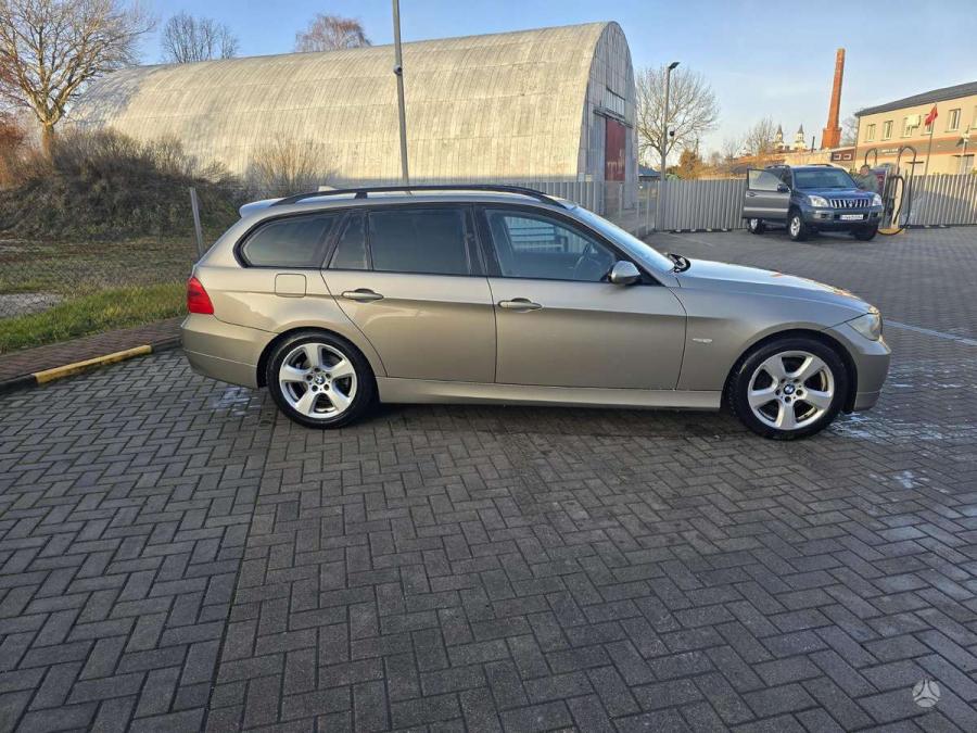 BMW 320 2007 in Marijampole, with an engine capacity of 2.00 L and mileage of 317 thousand km for 2800 €, photo 4 on AUTOMOTO.COM.LV