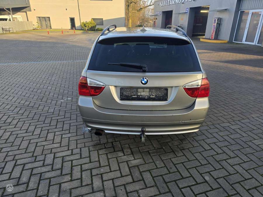 BMW 320 2007 in Marijampole, with an engine capacity of 2.00 L and mileage of 317 thousand km for 2800 €, photo 6 on AUTOMOTO.COM.LV