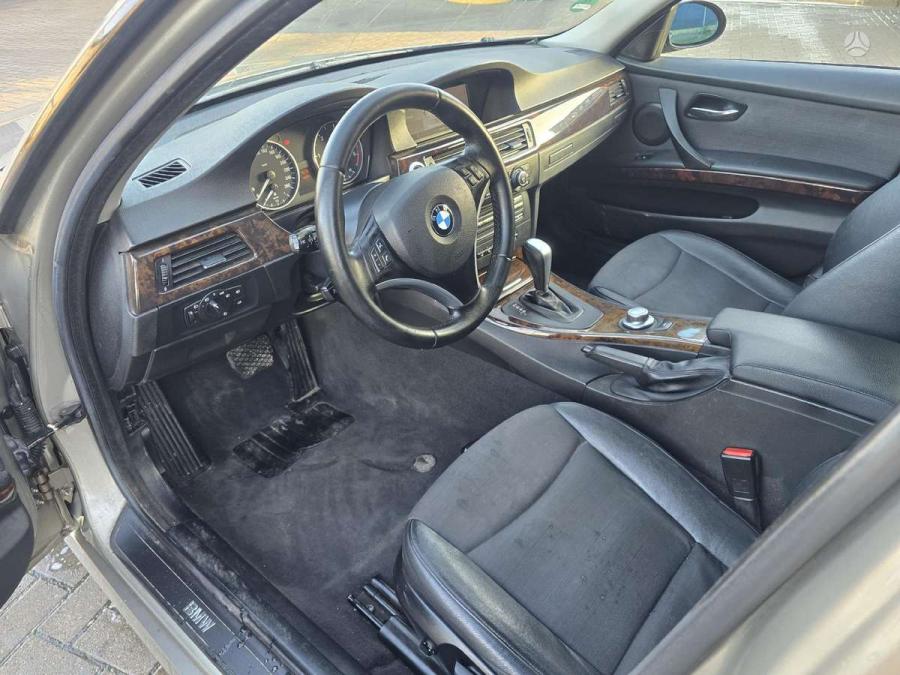 BMW 320 2007 in Marijampole, with an engine capacity of 2.00 L and mileage of 317 thousand km for 2800 €, photo 9 on AUTOMOTO.COM.LV