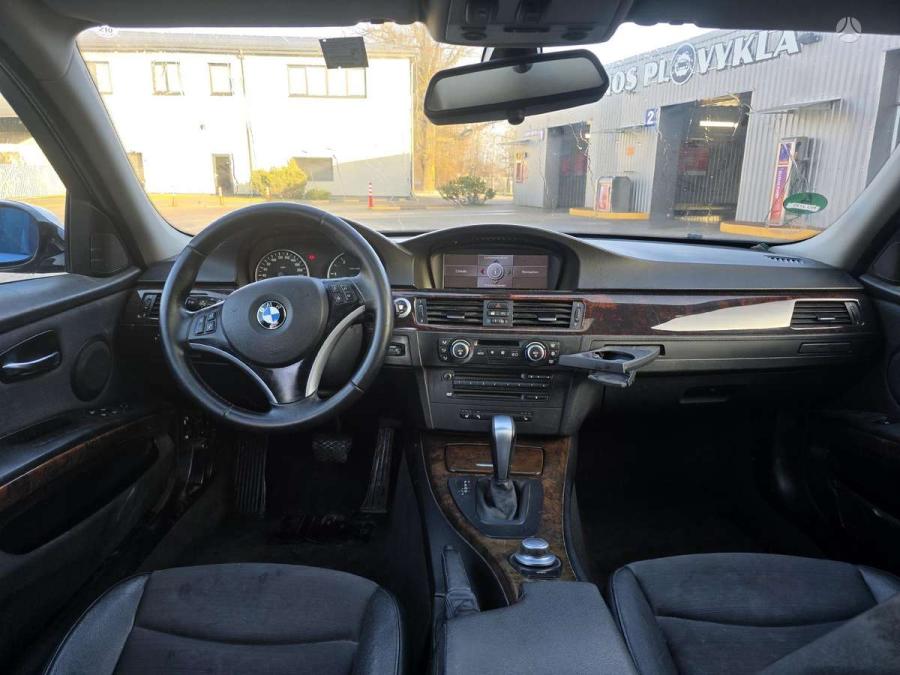 BMW 320 2007 in Marijampole, with an engine capacity of 2.00 L and mileage of 317 thousand km for 2800 €, photo 15 on AUTOMOTO.COM.LV
