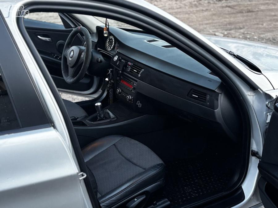 BMW 320 2007 Viļņa, ar dzinēja tilpumu 2.00 L un nobraukumu 399 tūkst. km par 2250 €, foto 8 vietnē AUTOMOTO.COM.LV