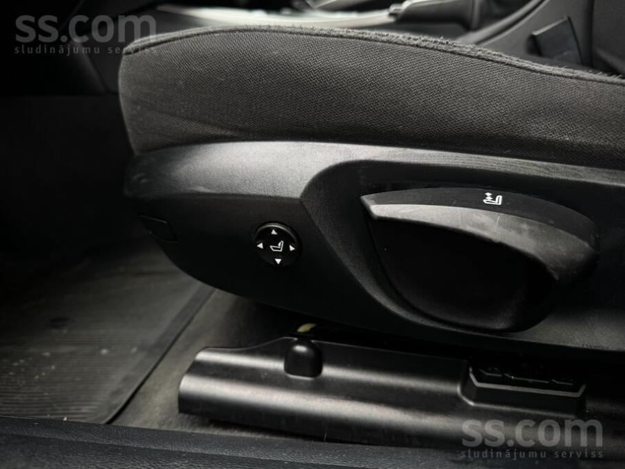 BMW 320 2007 in Jelgava, with an engine capacity of 2.00 L and mileage of 319 thousand km for 4190 €, photo 17 on AUTOMOTO.COM.LV