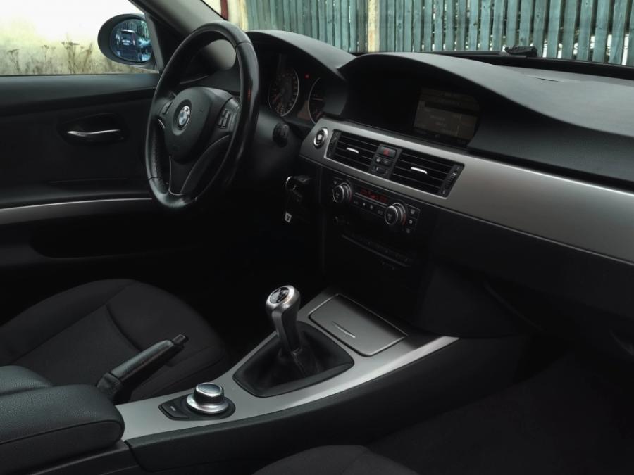 BMW 320 2007 in Riga, with an engine capacity of 2.00 L and mileage of 270 thousand km for 3390 €, photo 12 on AUTOMOTO.COM.LV