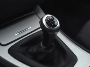 BMW 320 2007 in Riga, with an engine capacity of 2.00 L and mileage of 270 thousand km for 3390 €, photo 17 on AUTOMOTO.COM.LV