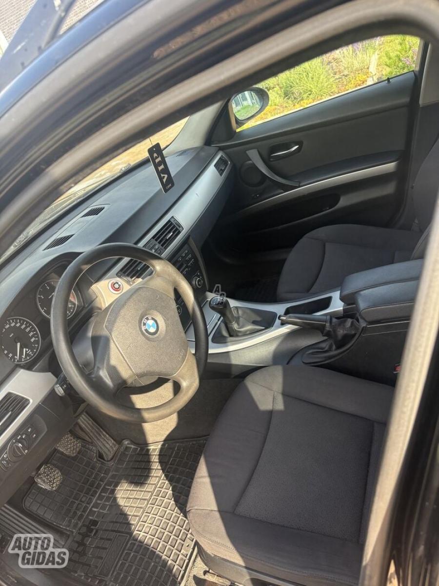BMW 320 2007 Viļņa, ar dzinēja tilpumu 2.00 L un nobraukumu 391 tūkst. km par 1600 €, foto 16 vietnē AUTOMOTO.COM.LV