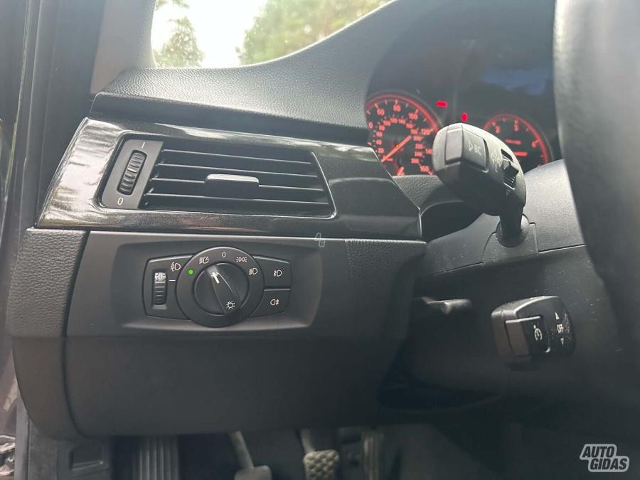 BMW 320 2007 in Kaunas, with an engine capacity of 2.00 L and mileage of 376 thousand km for 2550 €, photo 15 on AUTOMOTO.COM.LV