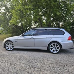 BMW 320 2008 in Riga, with an engine capacity of 2.00 L and mileage of 335 thousand km for 2600 €, photo 5 on AUTOMOTO.COM.LV