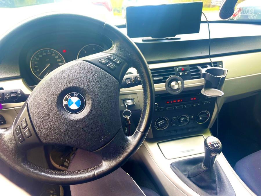BMW 320 2008 in Panevezys, with an engine capacity of 2.00 L and mileage of 338 thousand km for 2500 €, photo 4 on AUTOMOTO.COM.LV