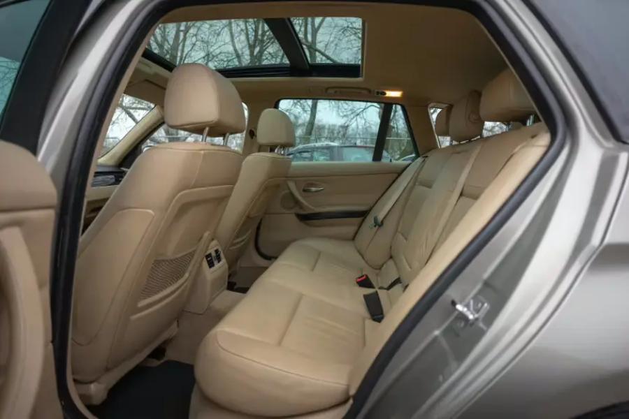 BMW 320 2008 Liepāja, ar dzinēja tilpumu 2.00 L un nobraukumu 378 tūkst. km par 6150 €, foto 12 vietnē AUTOMOTO.COM.LV