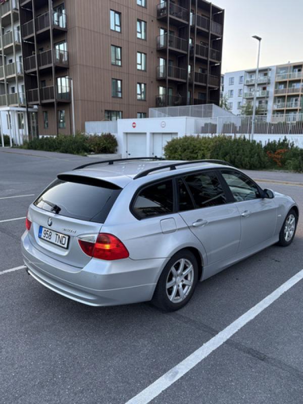 BMW 320 2008 in Tallinn, with an engine capacity of 0.00 L and mileage of 327 thousand km for 2700 €, photo 3 on AUTOMOTO.COM.LV