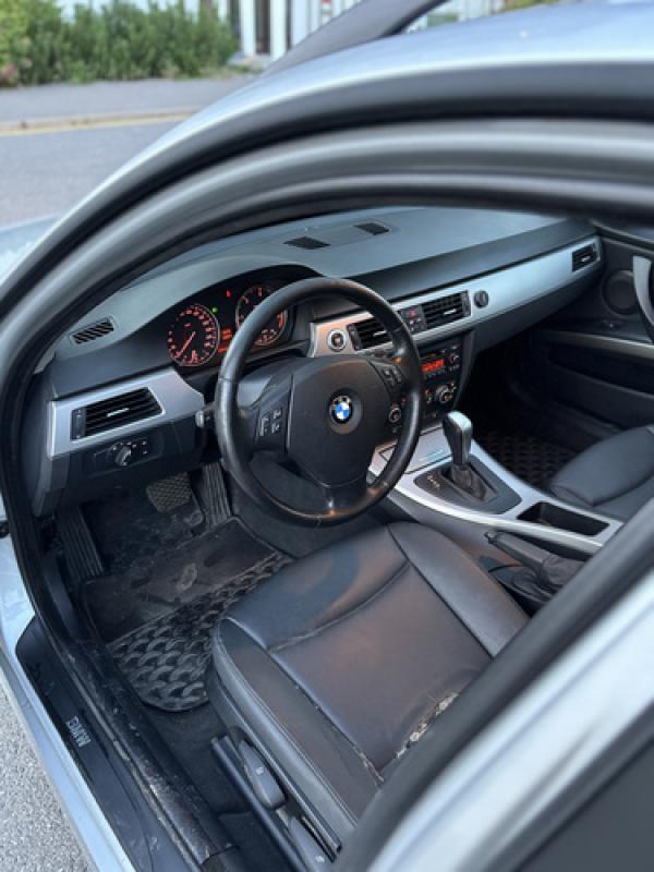 BMW 320 2008 in Tallinn, with an engine capacity of 0.00 L and mileage of 327 thousand km for 2700 €, photo 6 on AUTOMOTO.COM.LV