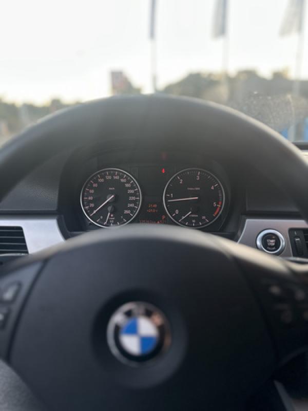 BMW 320 2008 in Tallinn, with an engine capacity of 0.00 L and mileage of 327 thousand km for 2700 €, photo 10 on AUTOMOTO.COM.LV