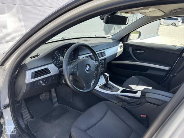 BMW 320 2009 in Siauliai, with an engine capacity of 2.00 L and mileage of 271 thousand km for 3400 €, photo 10 on AUTOMOTO.COM.LV
