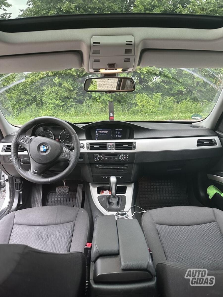 BMW 320 2009 in Vilnius, with an engine capacity of 2.00 L and mileage of 318 thousand km for 4500 €, photo 7 on AUTOMOTO.COM.LV