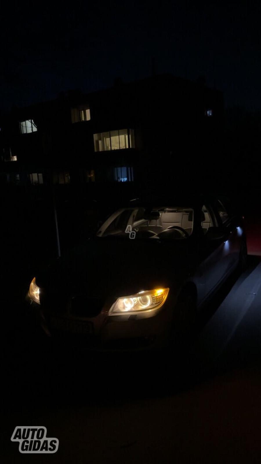 BMW 320 2009 in Vilnius, with an engine capacity of 2.00 L and mileage of 318 thousand km for 4500 €, photo 12 on AUTOMOTO.COM.LV