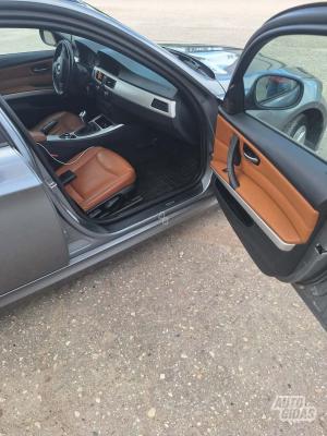 BMW 320 2009 Panevēža, ar dzinēja tilpumu 2.00 L un nobraukumu 425 tūkst. km par 3850 €, foto 7 vietnē AUTOMOTO.COM.LV