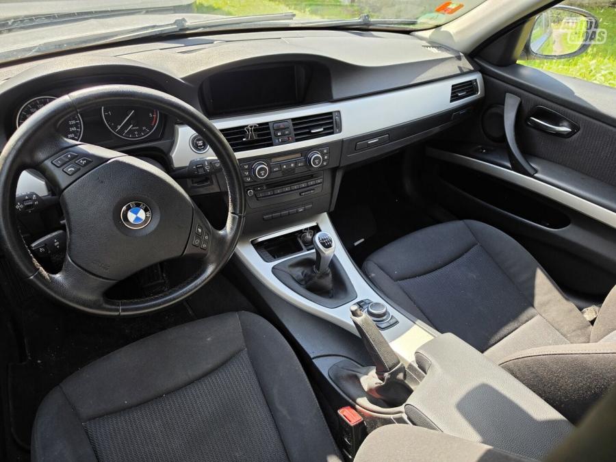 BMW 320 2009 in Silute, with an engine capacity of 2.00 L and mileage of 260 thousand km for 1700 €, photo 11 on AUTOMOTO.COM.LV