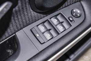 BMW 320 2010 in Kaunas, with an engine capacity of 2.00 L and mileage of 245 thousand km for 4990 €, photo 13 on AUTOMOTO.COM.LV