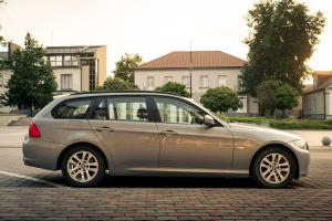 BMW 320 2010 in Utena, with an engine capacity of 2.00 L and mileage of 310 thousand km for 3400 €, photo 9 on AUTOMOTO.COM.LV
