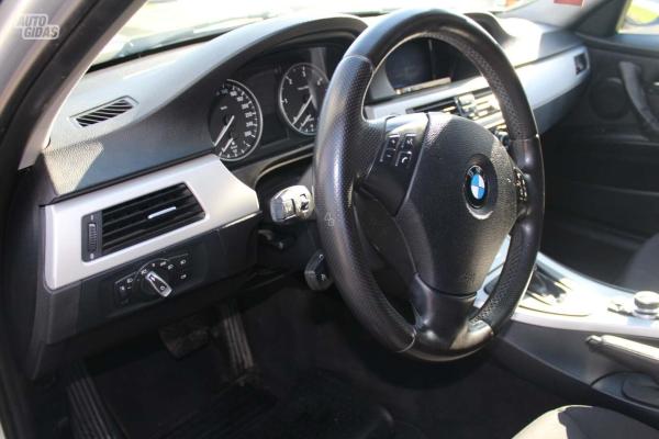 BMW 320 2010 in Kalvarija, with an engine capacity of 2.00 L and mileage of 267 thousand km for 3350 €, photo 11 on AUTOMOTO.COM.LV