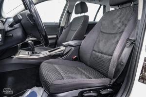BMW 320 2011 in Kaunas, with an engine capacity of 2.00 L and mileage of 292 thousand km for 6290 €, photo 7 on AUTOMOTO.COM.LV