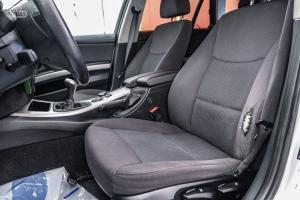 BMW 320 2011 in Kaunas, with an engine capacity of 2.00 L and mileage of 333 thousand km for 5690 €, photo 7 on AUTOMOTO.COM.LV