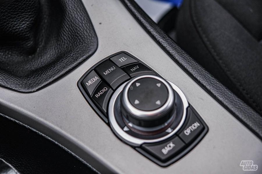 BMW 320 2011 in Kaunas, with an engine capacity of 2.00 L and mileage of 333 thousand km for 5690 €, photo 26 on AUTOMOTO.COM.LV