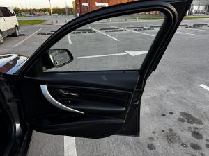 BMW 320 2013 in Kaunas, with an engine capacity of 2.00 L and mileage of 308 thousand km for 5900 €, photo 14 on AUTOMOTO.COM.LV