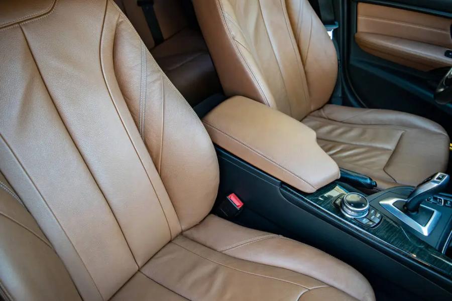 BMW 320 2013 in Tukums, with an engine capacity of 2.00 L and mileage of 320 thousand km for 8490 €, photo 22 on AUTOMOTO.COM.LV