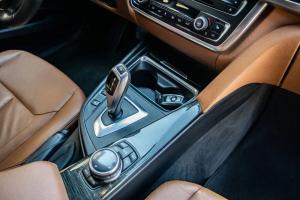 BMW 320 2013 in Tukums, with an engine capacity of 2.00 L and mileage of 320 thousand km for 8490 €, photo 23 on AUTOMOTO.COM.LV