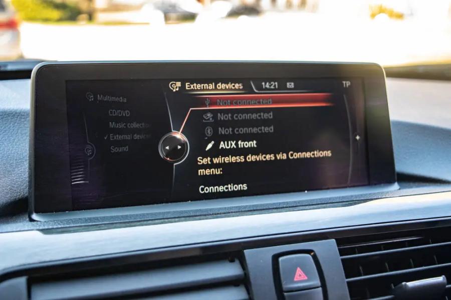 BMW 320 2013 in Tukums, with an engine capacity of 2.00 L and mileage of 320 thousand km for 8490 €, photo 34 on AUTOMOTO.COM.LV