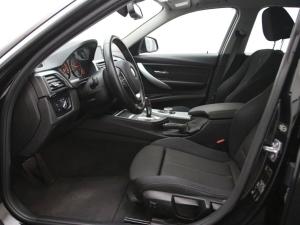 BMW 320 2014 in Vilnius, with an engine capacity of 2.00 L and mileage of 279 thousand km for 9599 €, photo 5 on AUTOMOTO.COM.LV
