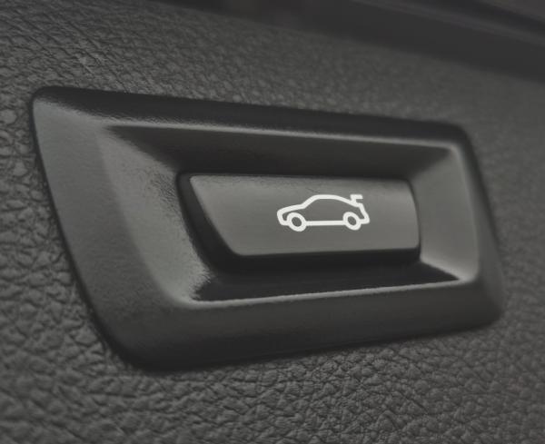 BMW 320 2014 in Riga, with an engine capacity of 2.00 L and mileage of 241 thousand km for 10990 €, photo 10 on AUTOMOTO.COM.LV