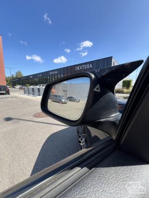 BMW 320 2015 in Vilnius, with an engine capacity of 2.00 L and mileage of 305 thousand km for 13500 €, photo 8 on AUTOMOTO.COM.LV