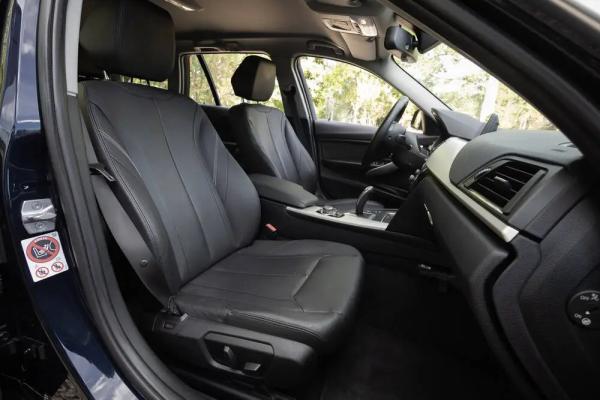 BMW 320 2016 in Jelgava, with an engine capacity of 2.00 L and mileage of 272 thousand km for 10800 €, photo 8 on AUTOMOTO.COM.LV