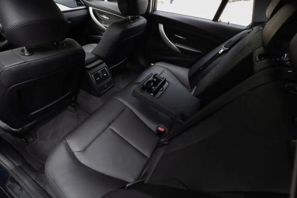 BMW 320 2016 in Jelgava, with an engine capacity of 2.00 L and mileage of 272 thousand km for 10800 €, photo 10 on AUTOMOTO.COM.LV