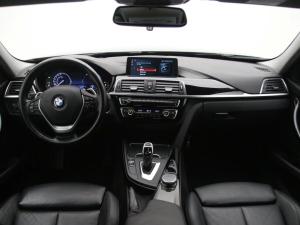 BMW 320 2019 in Vilnius, with an engine capacity of 2.00 L and mileage of 189 thousand km for 15799 €, photo 2 on AUTOMOTO.COM.LV